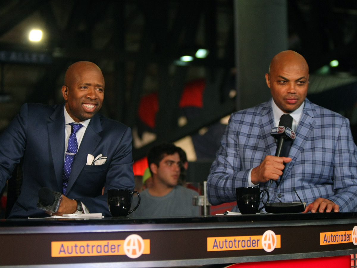 Charles Barkley Roasted Kenny Smith After Kenny Asked Chuck To Google ... Charles Barkley Roasted Kenny Smith After Kenny Asked Chuck To Google ...