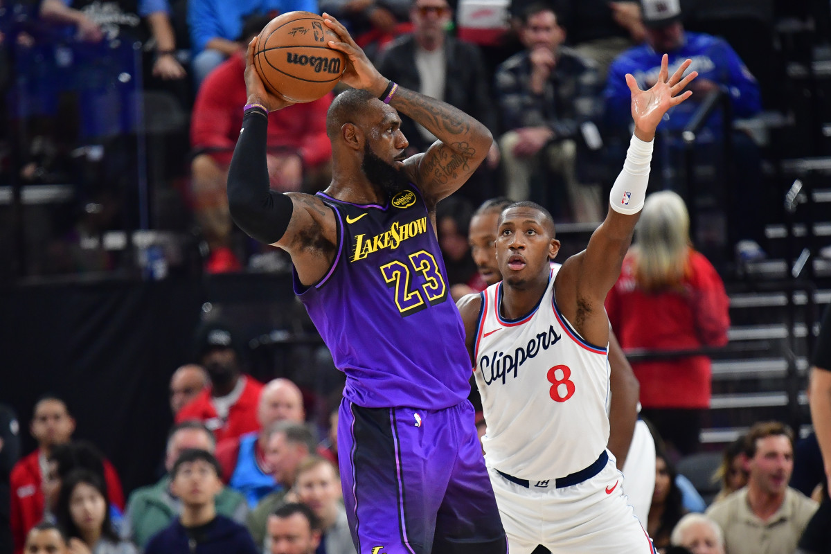 Grading Lakers Players After Poor 102 116 Result Against Rival Clippers At Intuit Dome Fadeaway World