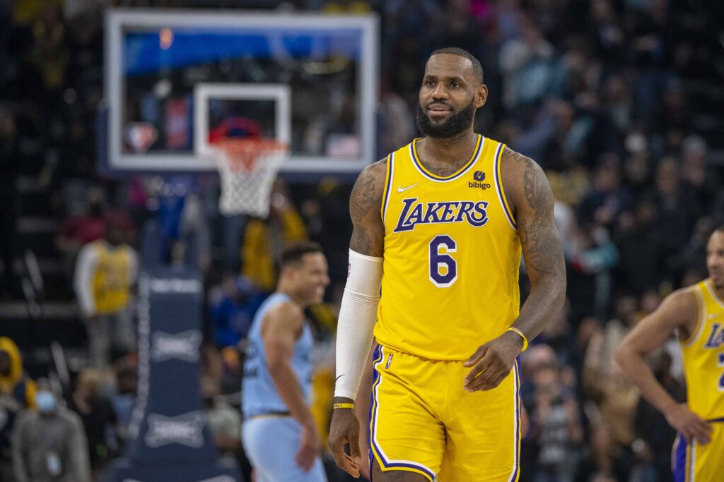 LeBron James Expected To Sign Contract Extension With Lakers In 'Some ...