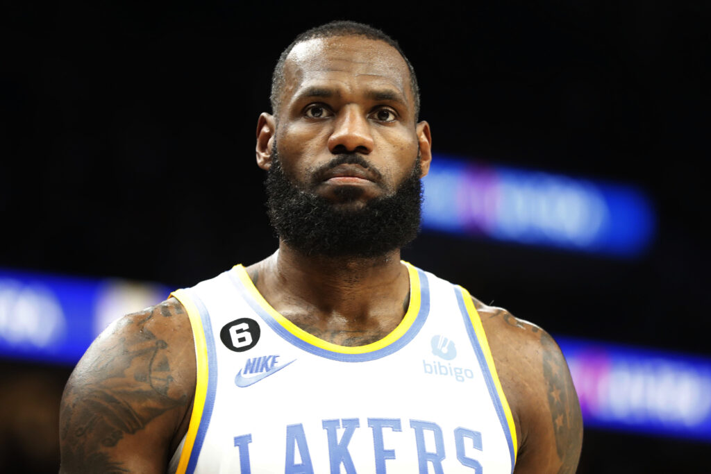 NBA Fans Think LeBron James Is Declining After Poor Performance Against ...