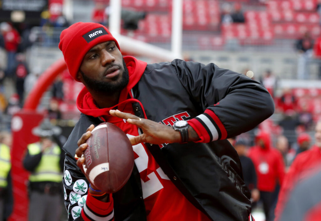 LeBron James Gives Special Tribute To Football Legend During ...