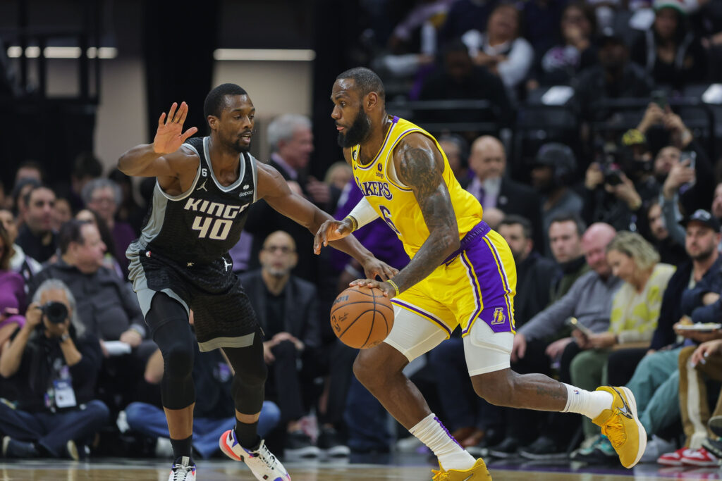 Lakers Fans Are Pissed At Team Getting Blown Out By Kings: "Blow It All ...