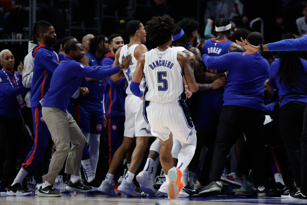 Fans React To Insane On-Court Fight Between Killian Hayes And Moe ...