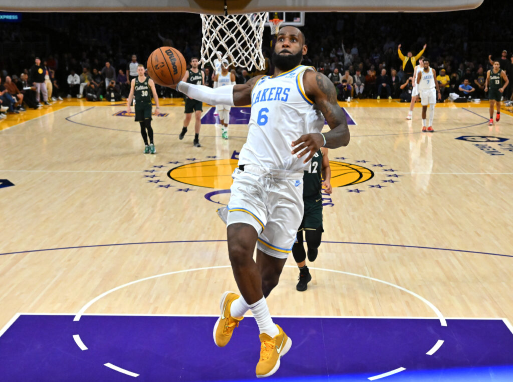 LeBron James Reveals What His Signature Offensive Play Is - Fadeaway World