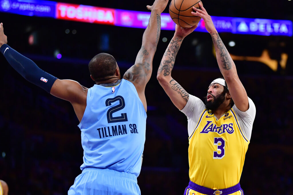 NBA Fans In Awe Of Anthony Davis For Dominating Without LeBron James ...
