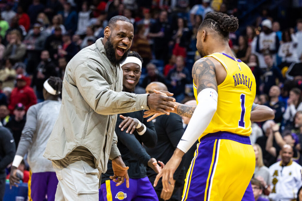 Video: LeBron James Does "Ice In My Veins" Celebration With D'Angelo ...