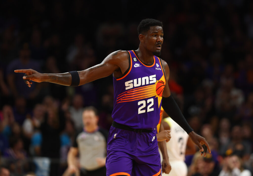 Deandre Ayton Left Chris Paul Hanging Twice After Being Benched In The ...