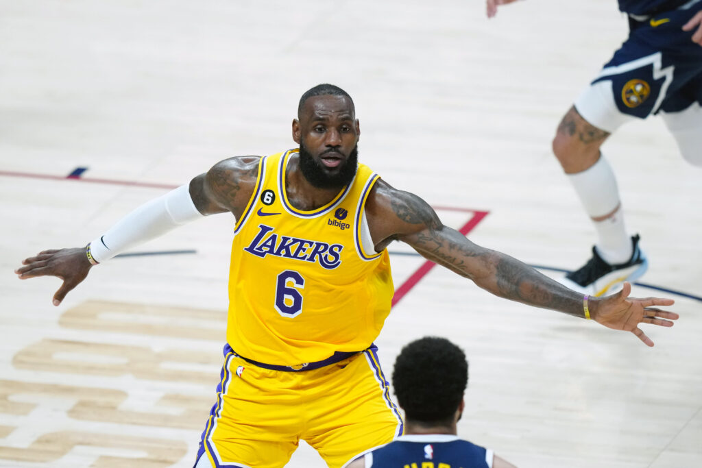 LeBron James Confirms Tweaked Ankle Will Not Keep Him From Playing In ...
