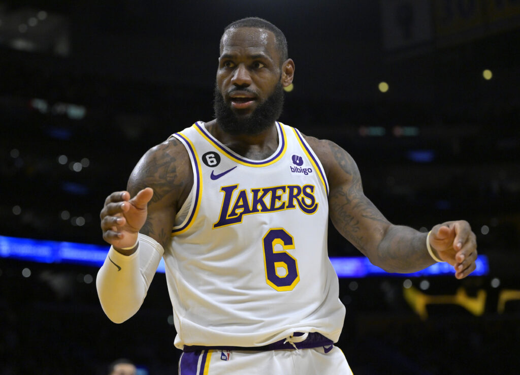 LeBron James Reacts To Viral Photo Of His Ridiculous Vertical Leap In ...