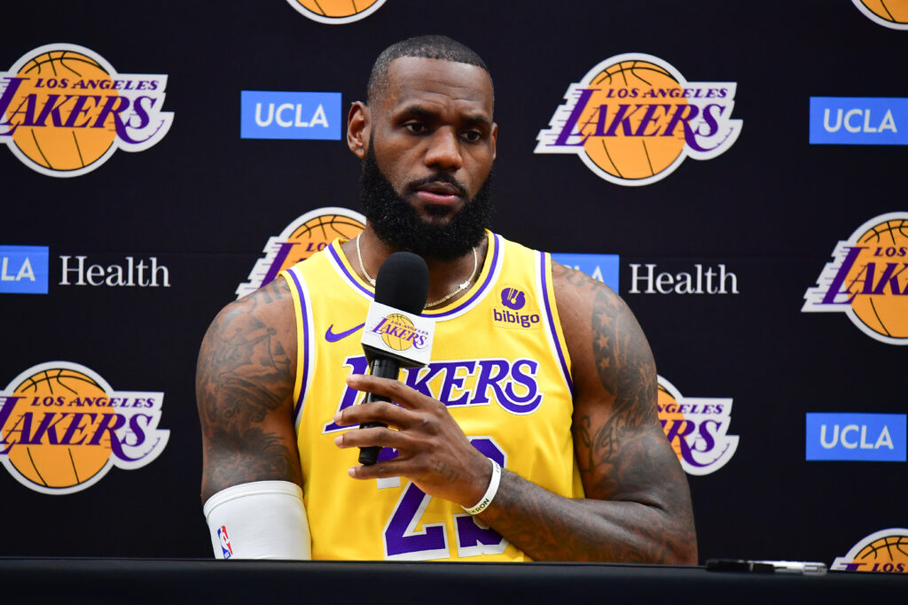 LeBron James Names Every Single Player Who's Played 21+ NBA Seasons ...