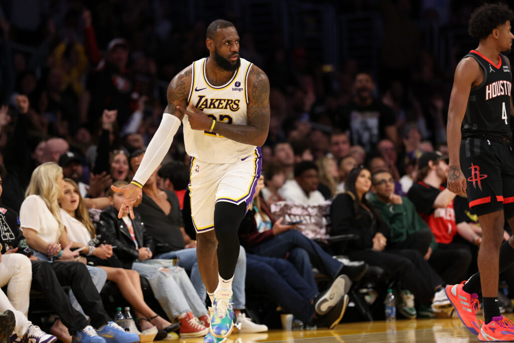 LeBron James Claims He's Playing Through Injuries After 37-Point Night ...