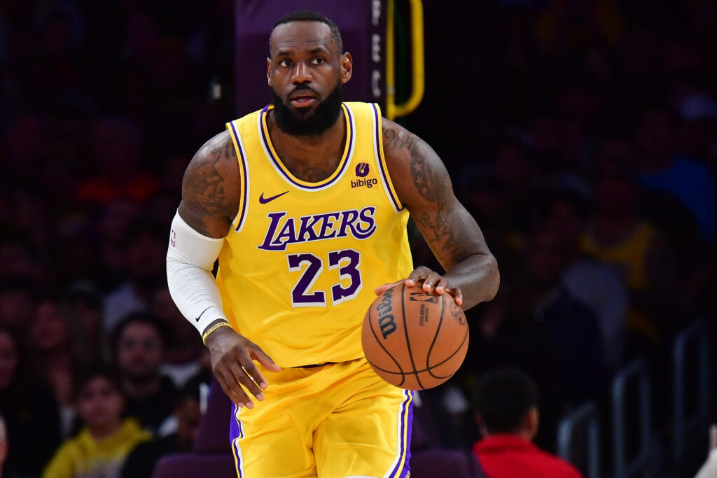 Lakers Fans Rejoice As They Edge Past Sixers In Tight Game: "The ...