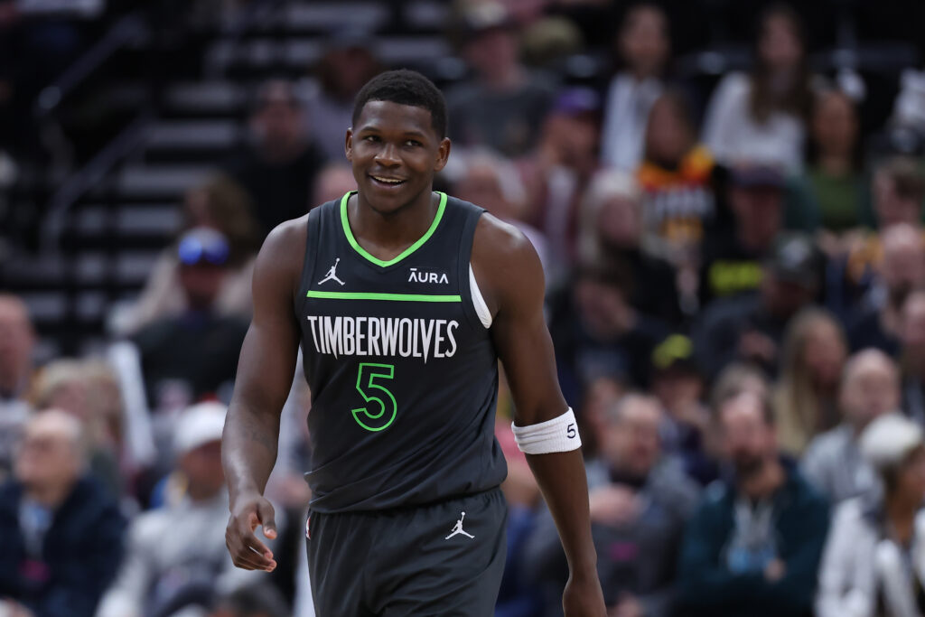 Anthony Edwards Reacts To Thunderous Poster On John Collins: "Lil A** N ...