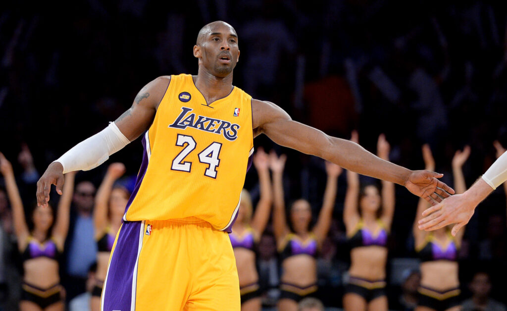 Statue Of Kobe Bryant And Gianna Will Be Unveiled In Private Ceremony ...