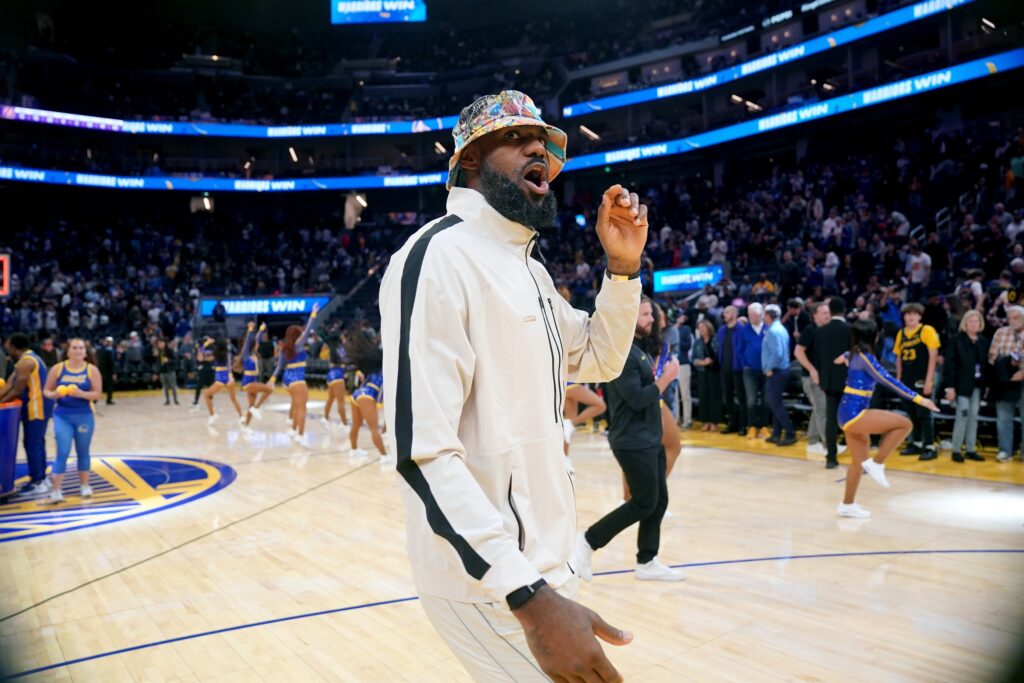 LeBron James Calls Out Referees For Mistake In WNBA Finals - Fadeaway World