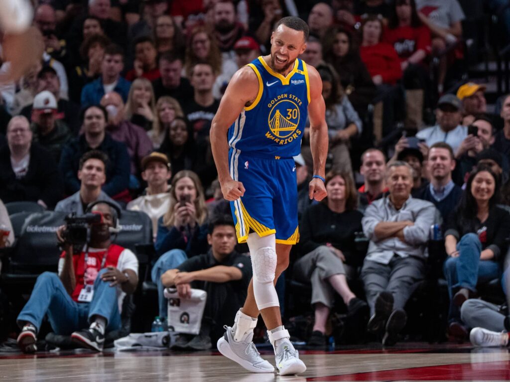 Stephen Curry Snubs Kobe Bryant And Magic Johnson From His All-Time NBA ...