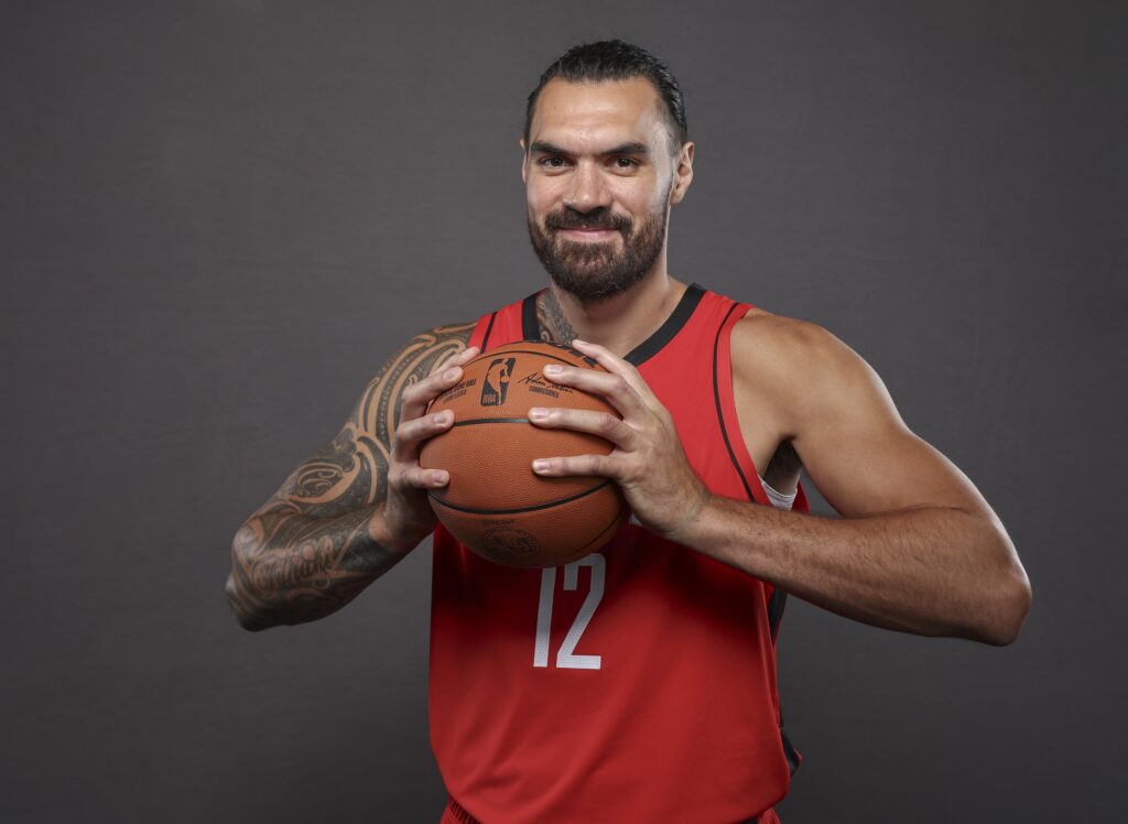 Steven Adams Shows Off His Small And Simple Bedroom In Houston ...