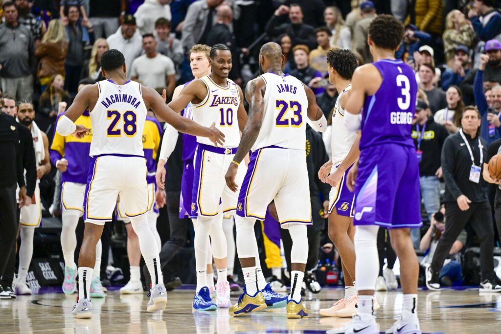 Lakers Fans React To Incredible Last-Second Win Thanks To Jazz Coaching ...