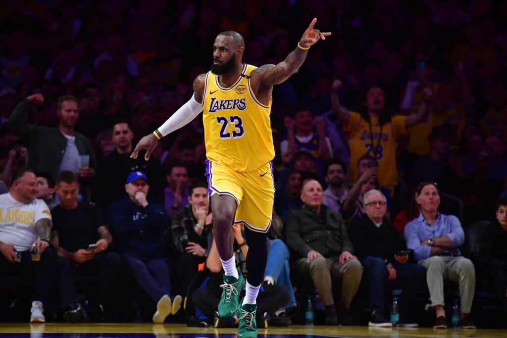 Someone Bet Almost A Million Dollars On LeBron James Scoring 10 Points ...