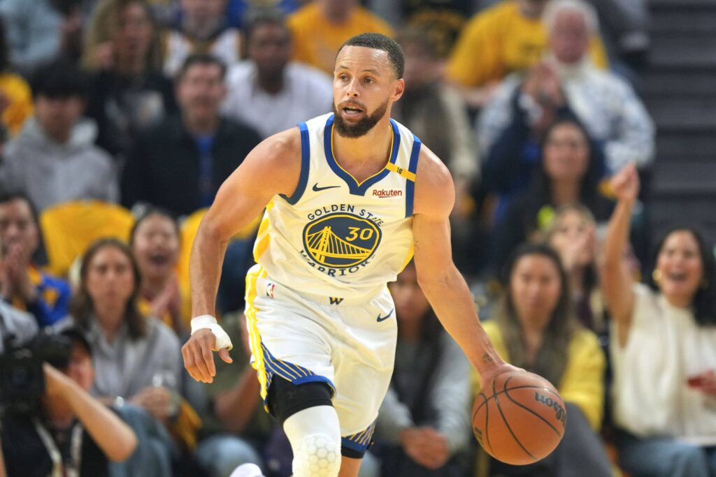 Stephen Curry Reportedly Wants Warriors To Sign Defensive Guard To Two ...
