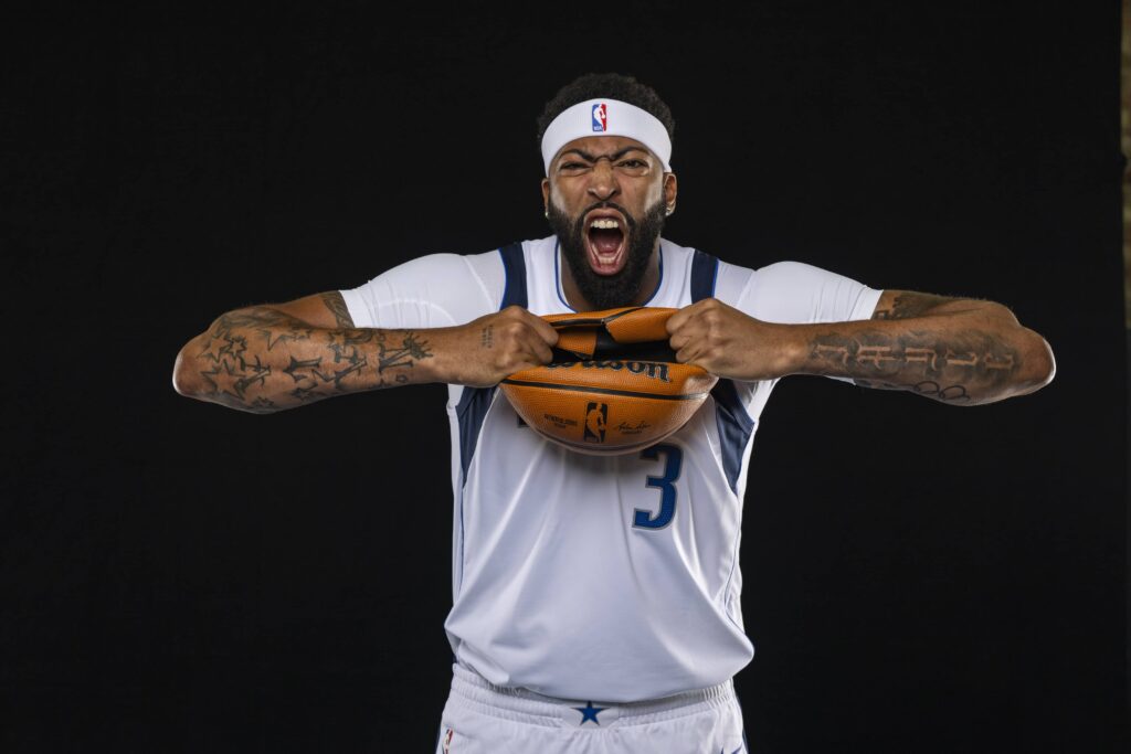 Anthony Davis Explains Why He Prefers Playing As A Power Forward ...